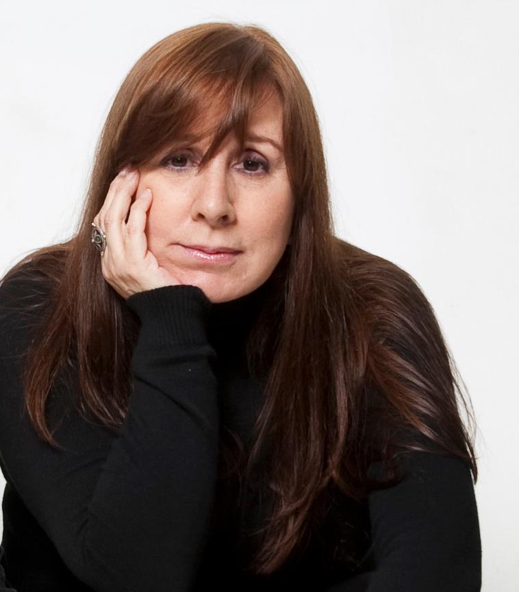 Ana Valencia lleva música y humor a Noches de Guataca