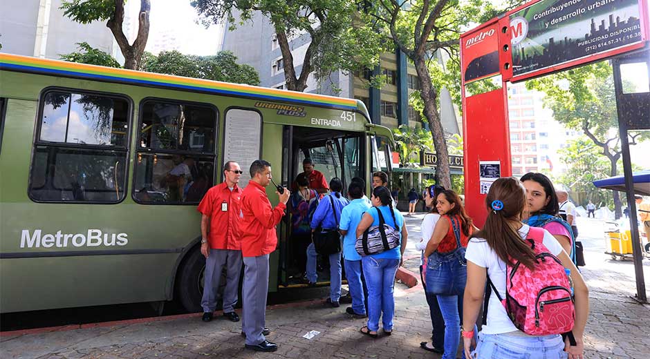 Inauguran ruta de Metrobús desde Plaza Venezuela